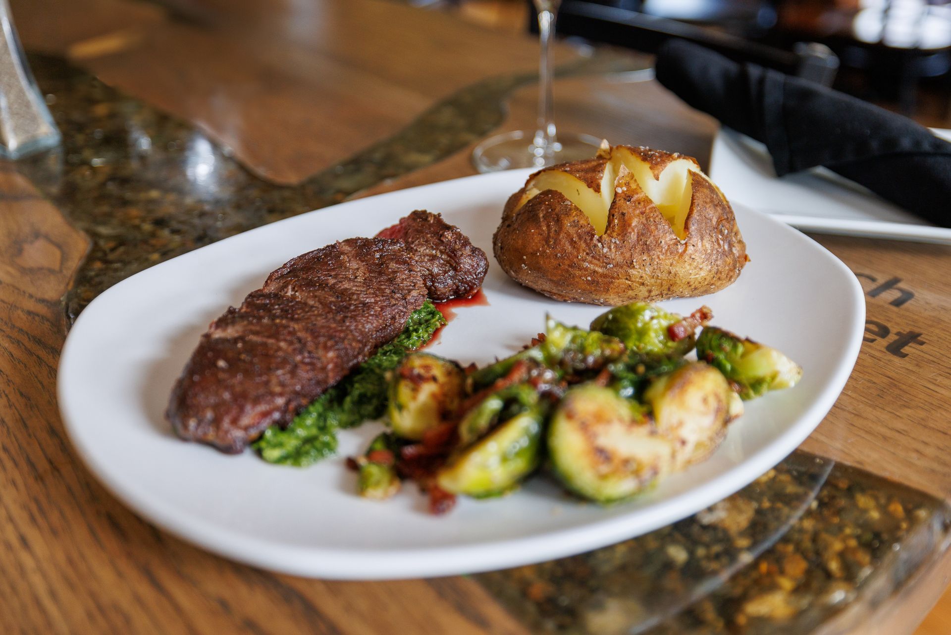 Five Main On The River | Restaurant & Bar in Woodstock, NH