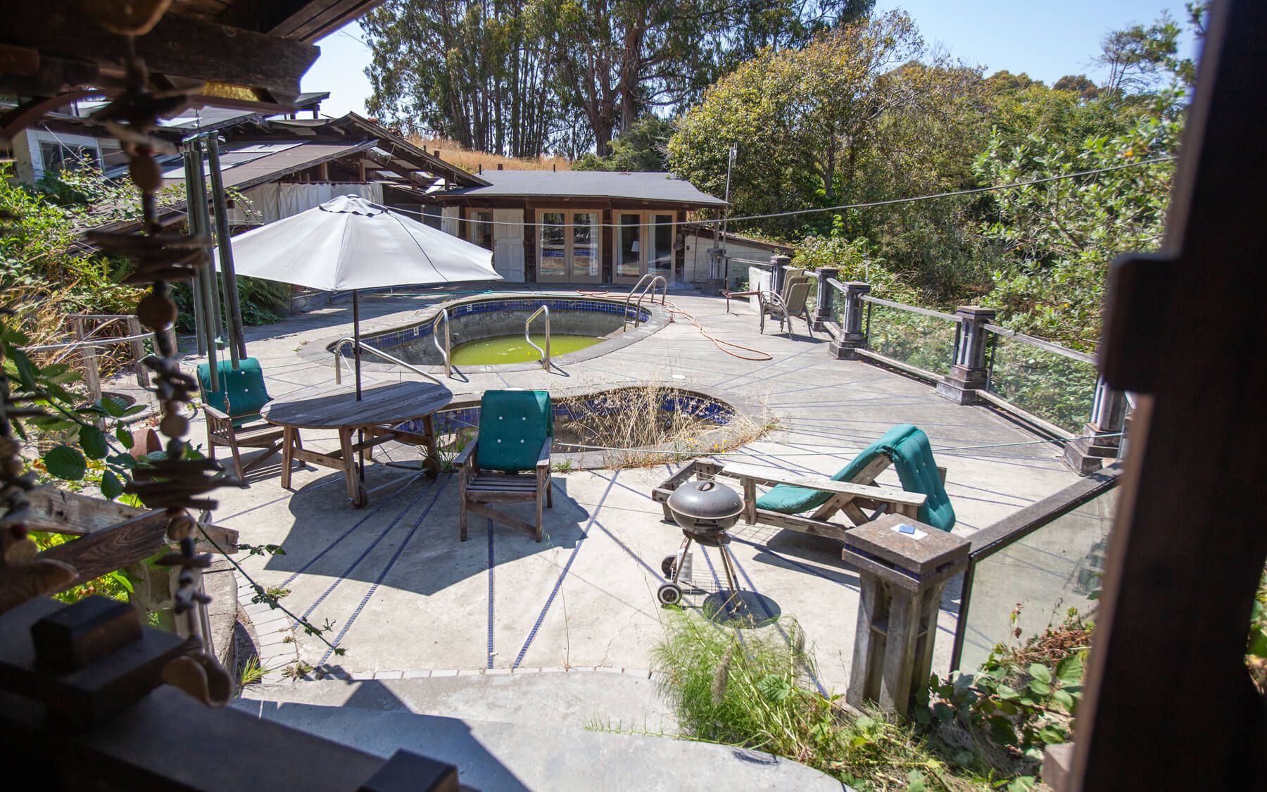 Farmhouse Rooms & Redwood Cabins Westport, CA | Howard Creek Ranch