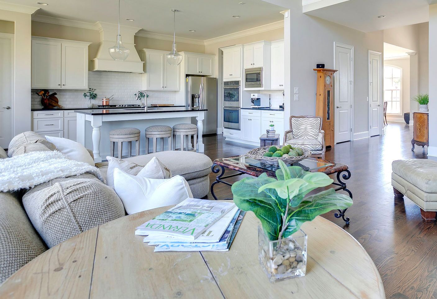 Examples of fresh, clean, and modern interior design in Branson MO