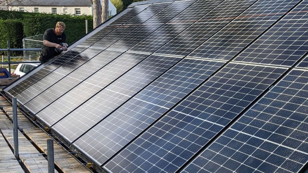 The Pros and Cons of Installing Solar Panels for Your Home