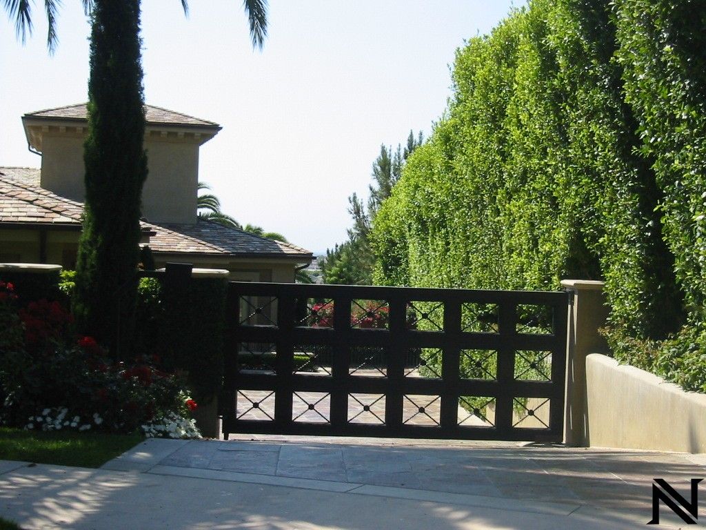 Modern Driveway Gates | Naddour's Custom Metalworks | SoCal