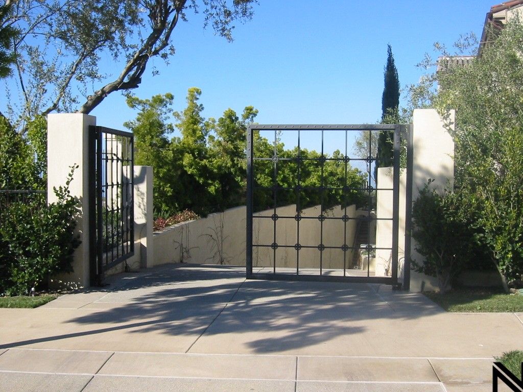 Modern Driveway Gates | Naddour's Custom Metalworks | SoCal