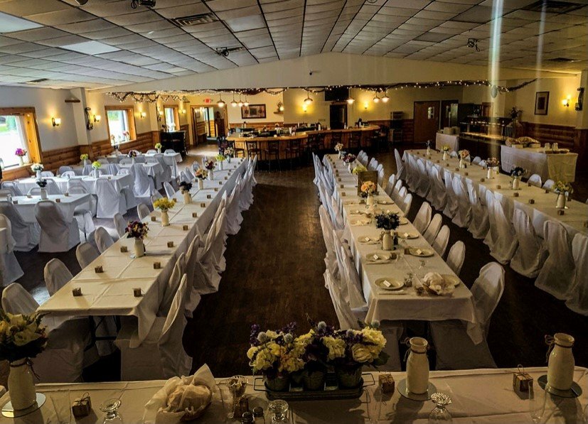 Pub & Restaurant – Gresham, WI – The Woodland