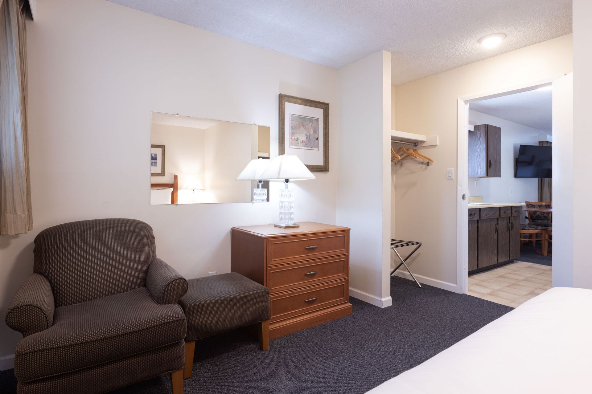 Robin Hood Inn and Suites | Top Victoria, BC Hotel‎ - Gallery