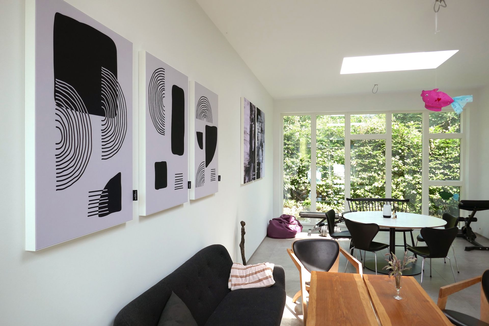 Akustisk dæmpning med akustikbilleder | Stilrent design og dansk produceret