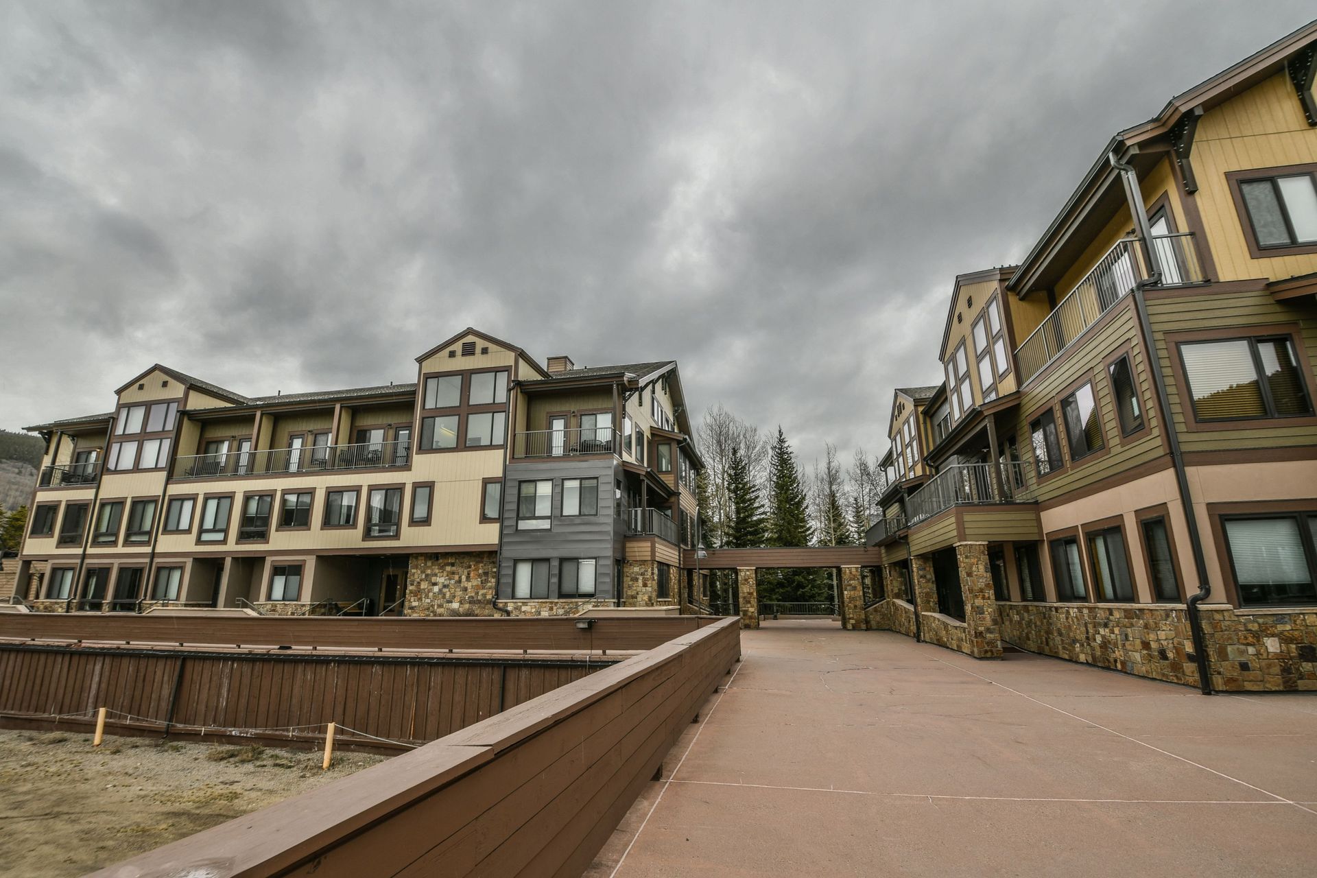 Slopeside Condos HOA in Keystone CO
