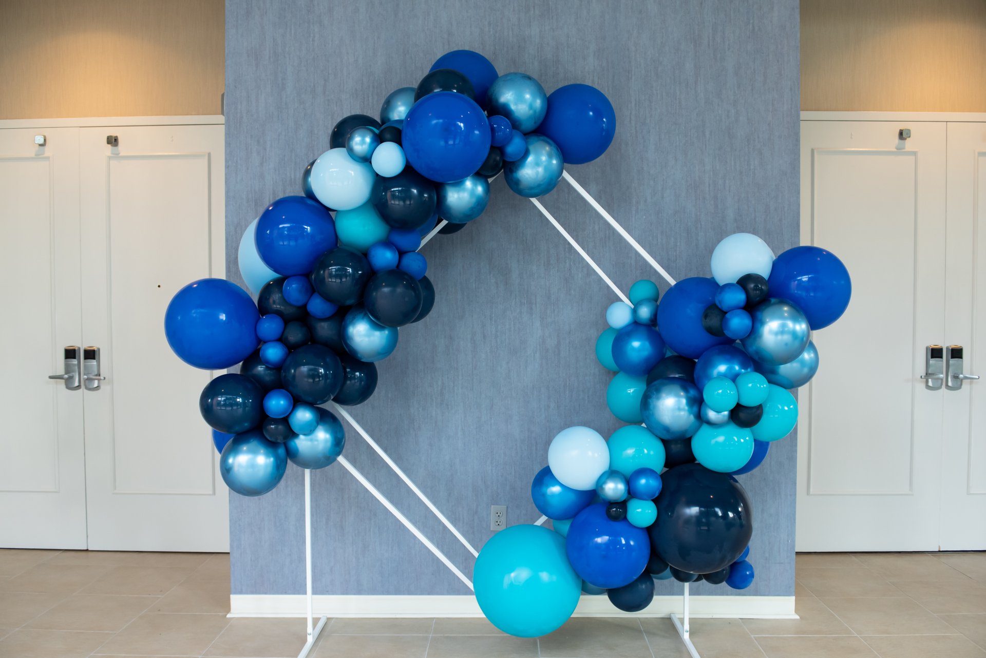 Balloon Organic Garland