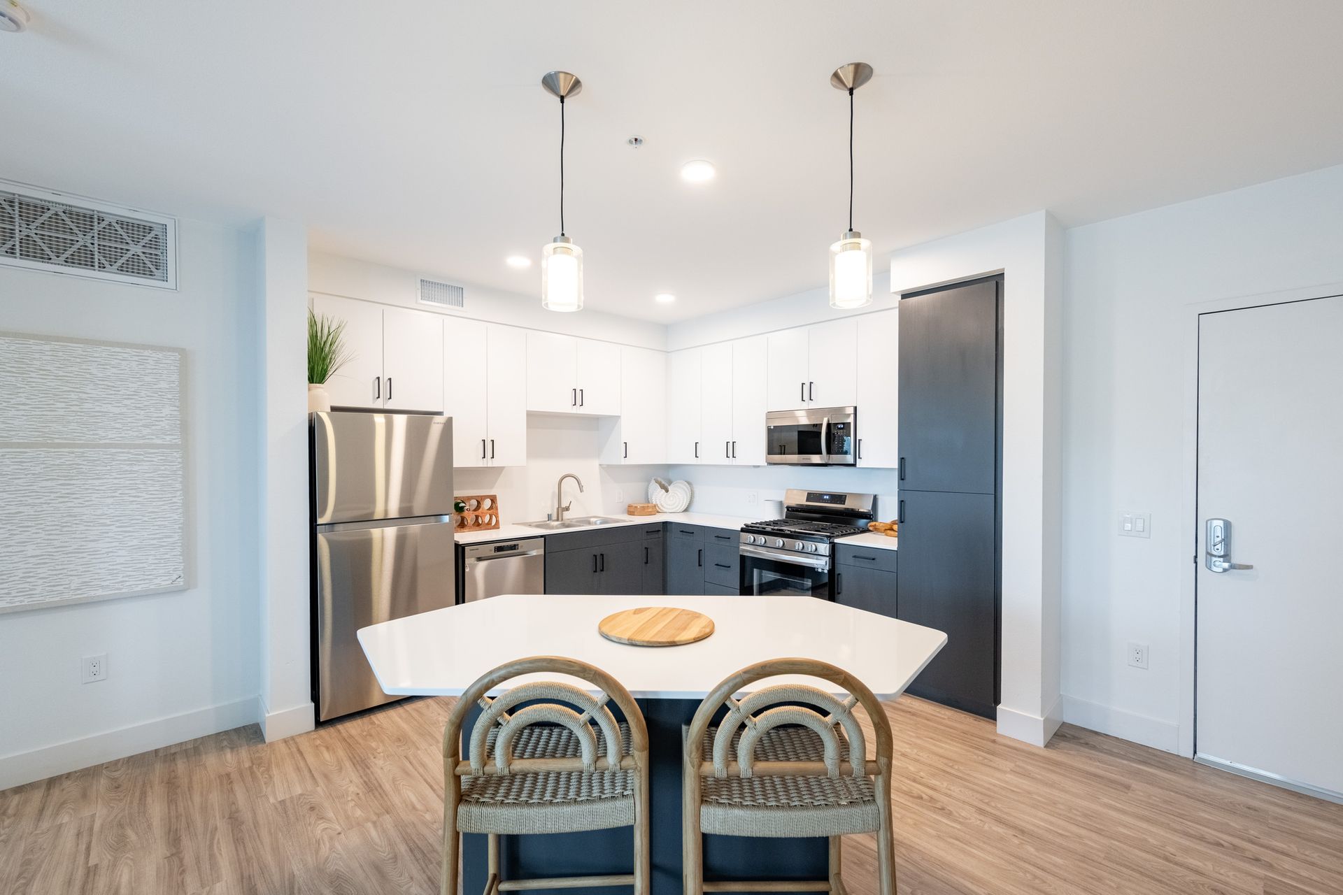 ENZO Apartments | Irvine CA Apartments