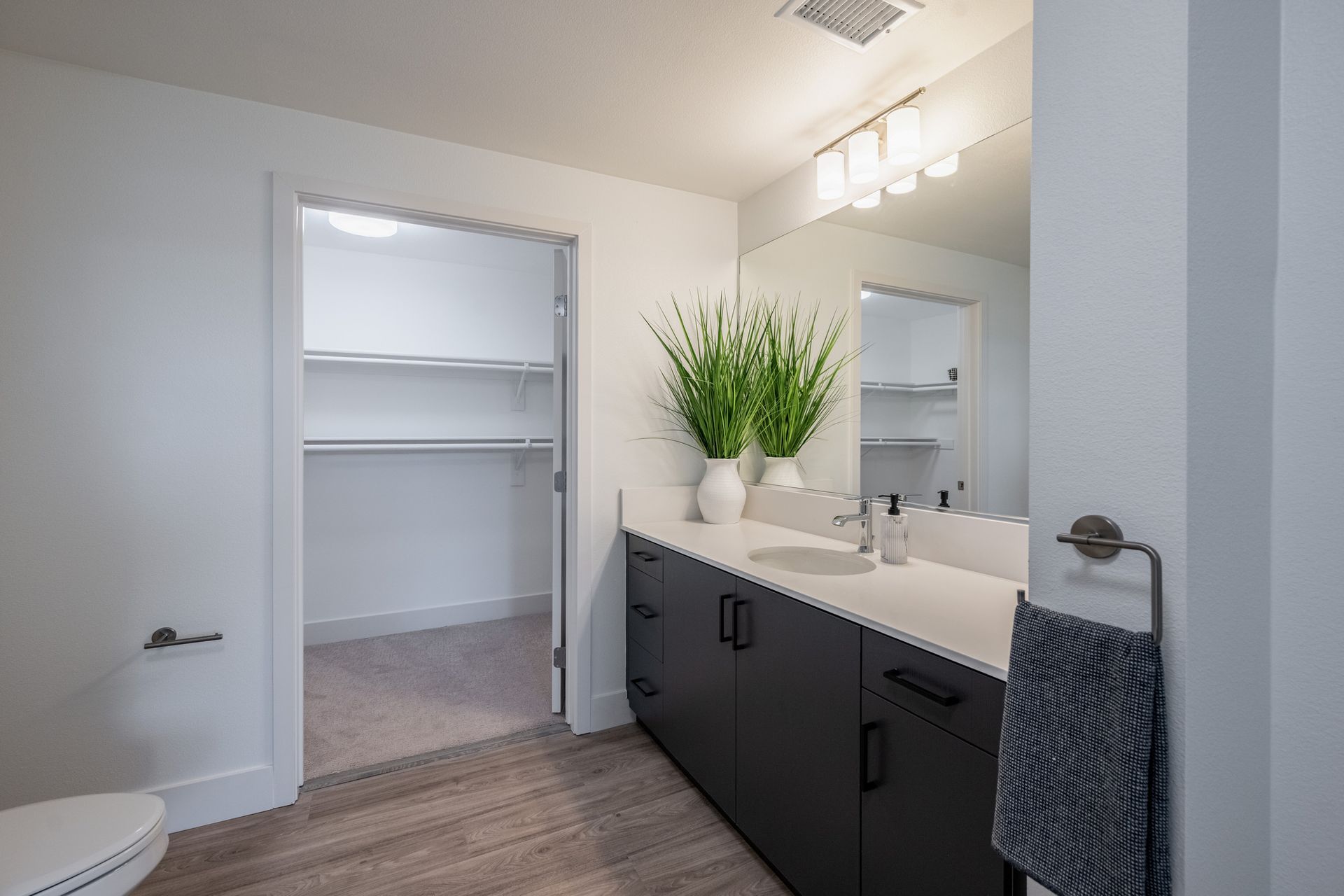ENZO Apartments | Irvine CA Apartments