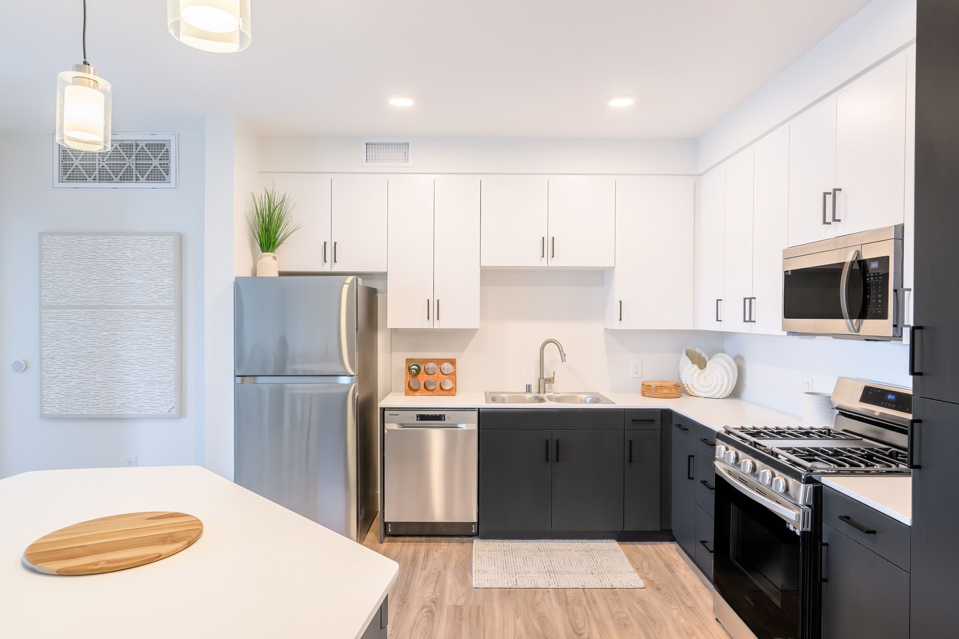 ENZO Apartments | Irvine CA Apartments