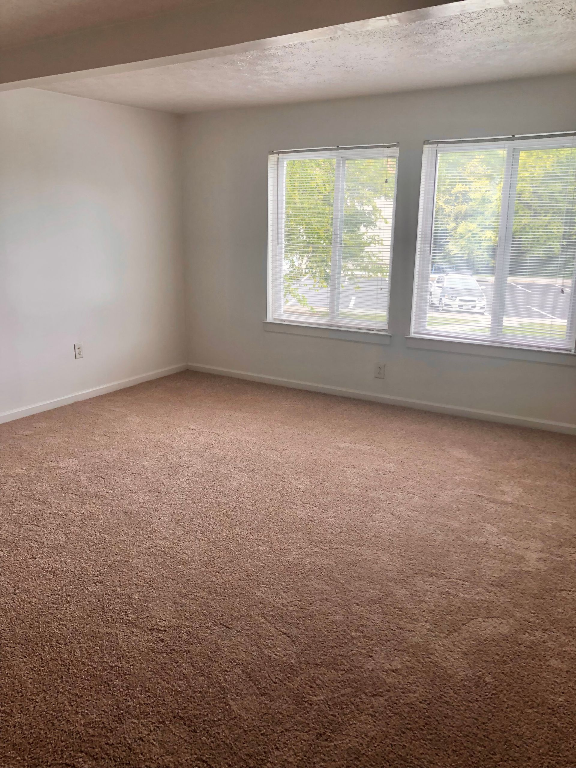 Cascade Pointe Condominiums | Price Real Estate