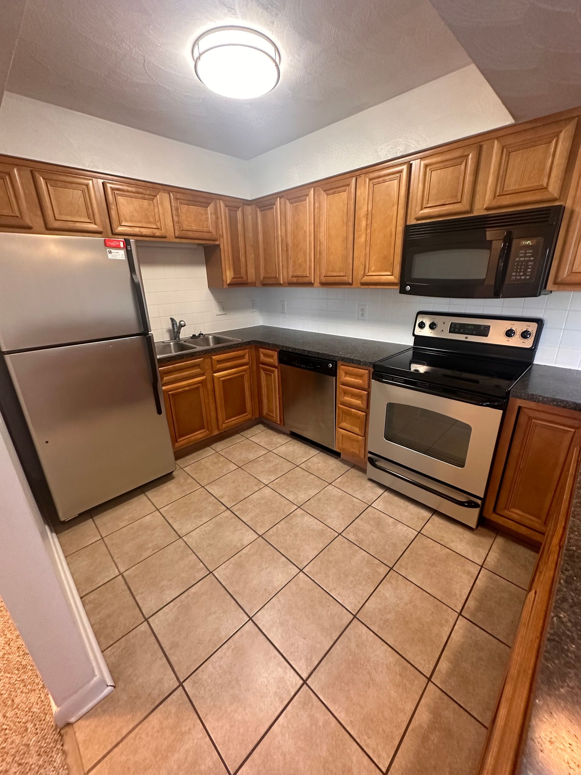 Cascade Pointe Condominiums | Price Real Estate