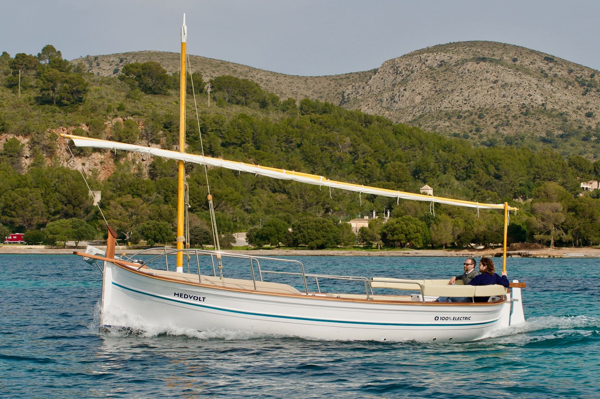 Llaut 100% eléctrico M/ fabricado en Mallorca | Medvolt Marine