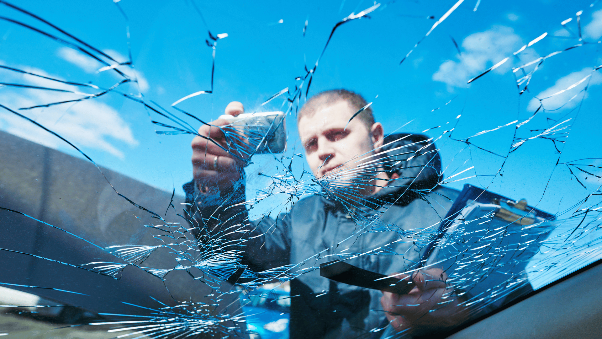 Navigating Insurance Claims for Windshield Repairs & Replacements
