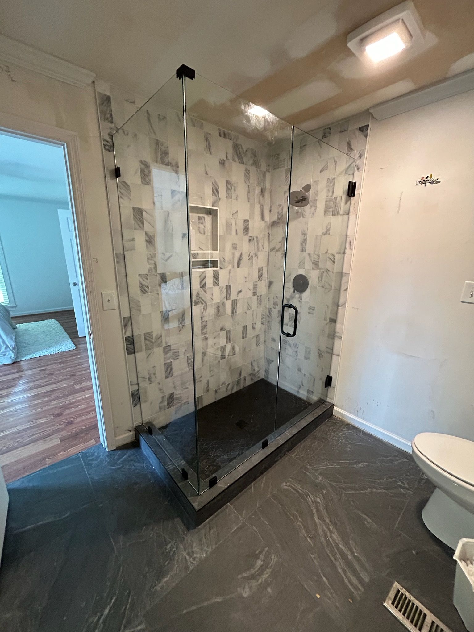 Shower and Mirror Project Gallery | Greer Glass Company