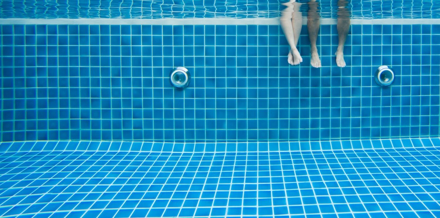 How to Apply Pool Tile Sealers