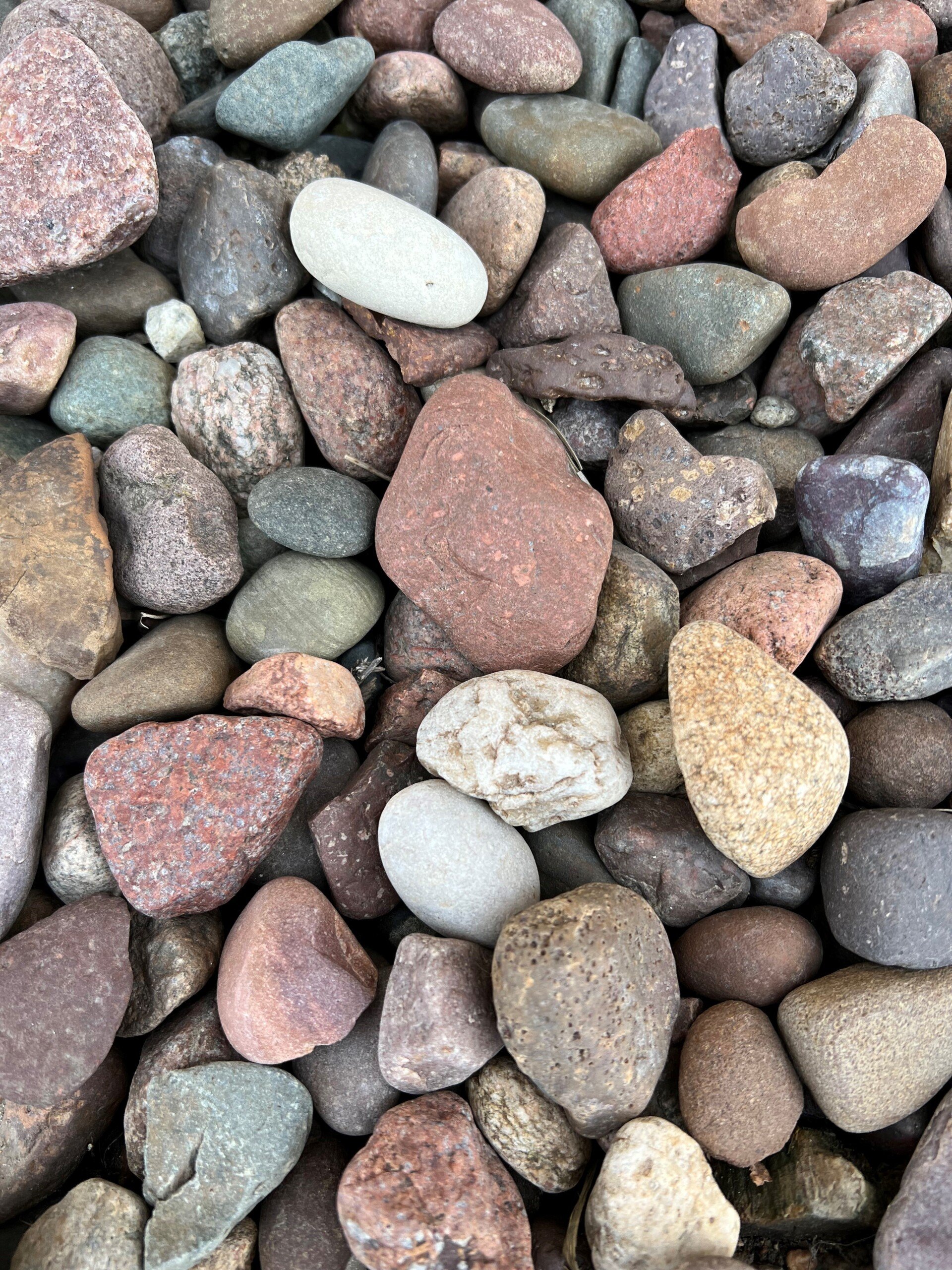 Quality Decorative Rock, Gravel & Sand | Kearney Landscape Material ...
