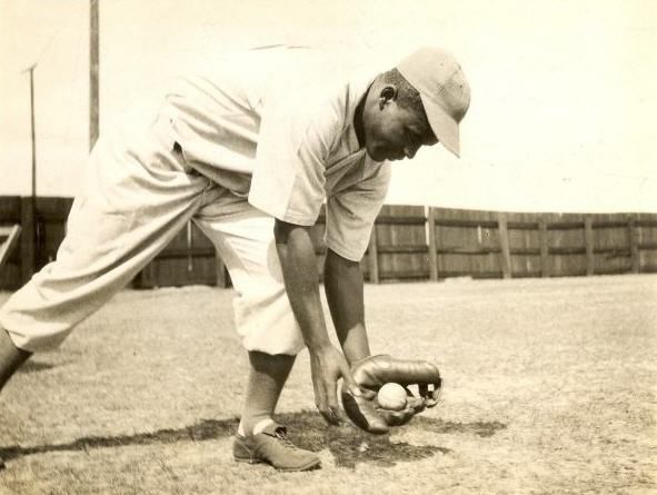 Jackie Robinson Baseball History | Negro League Research
