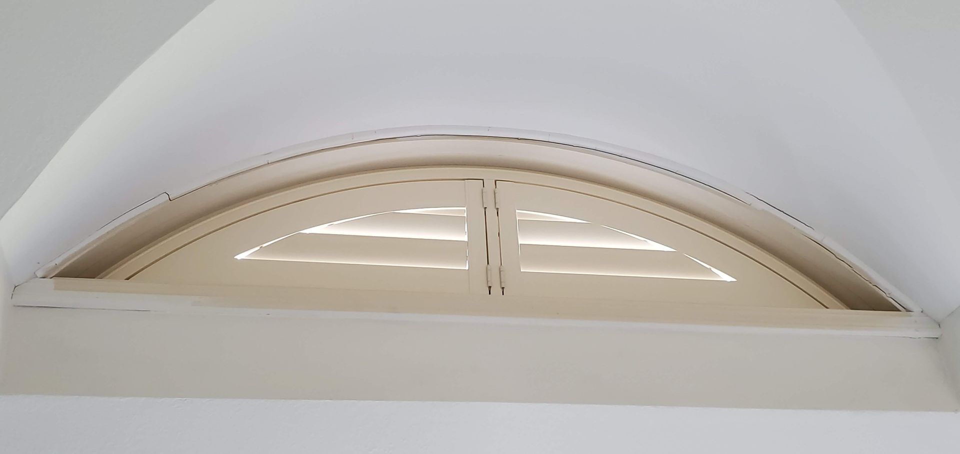 Kansas City specialty shape window coverings