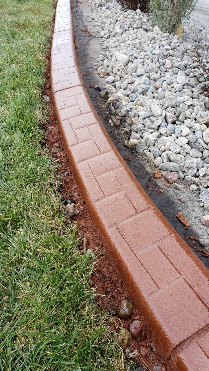STYLES | PATTERNS | Curb'd Landscape Curbing