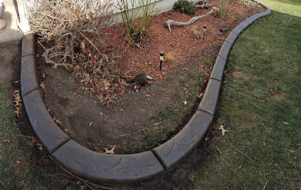 STYLES | PATTERNS | Curb'd Landscape Curbing
