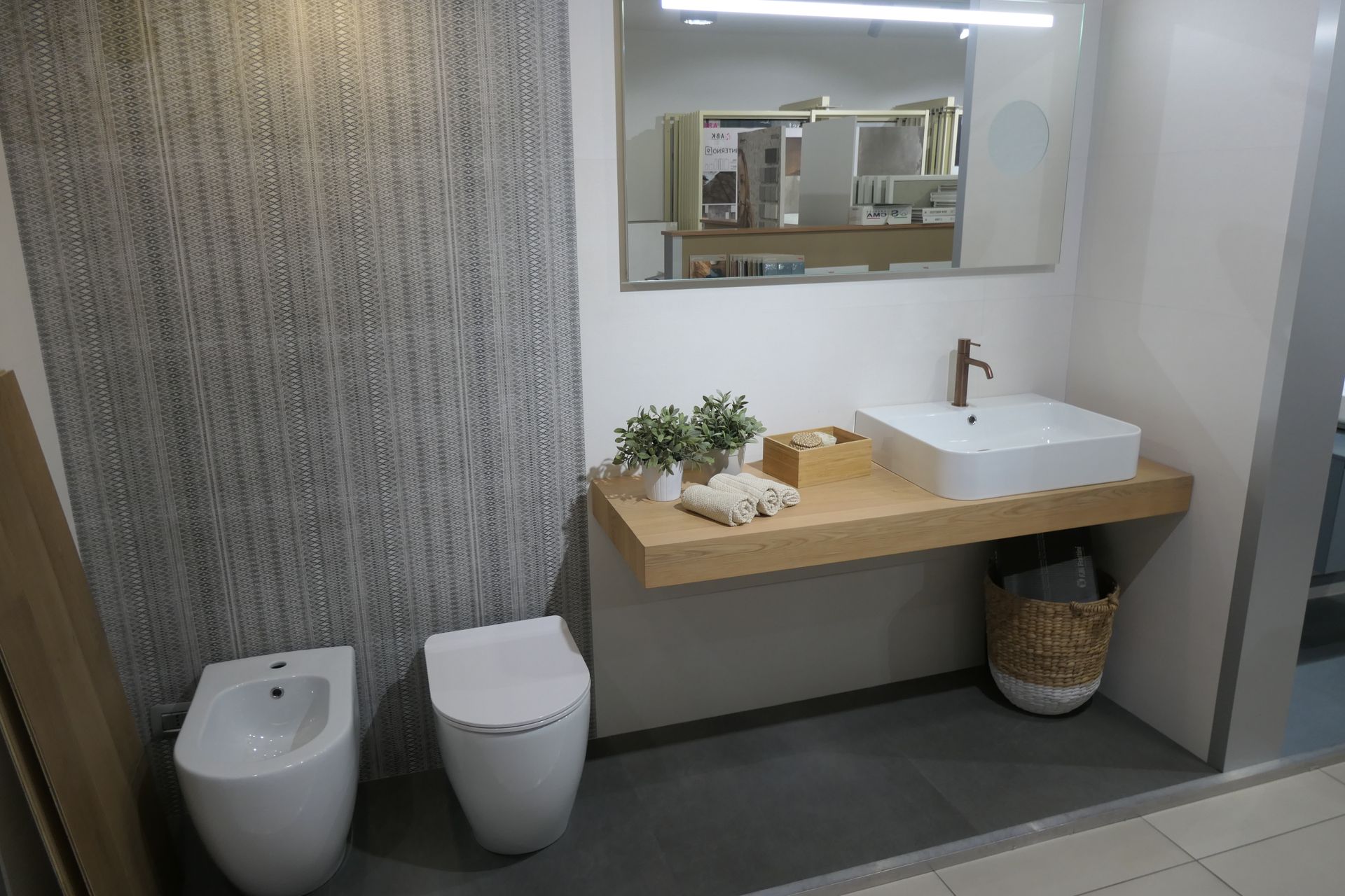Complementi per l'arredo bagno | Novara | Cameroni Spa Materiali Edili