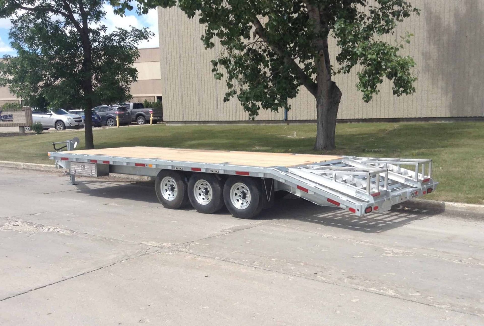 Deck Over Trailers | Saturn Industries | Winnipeg, Manitoba