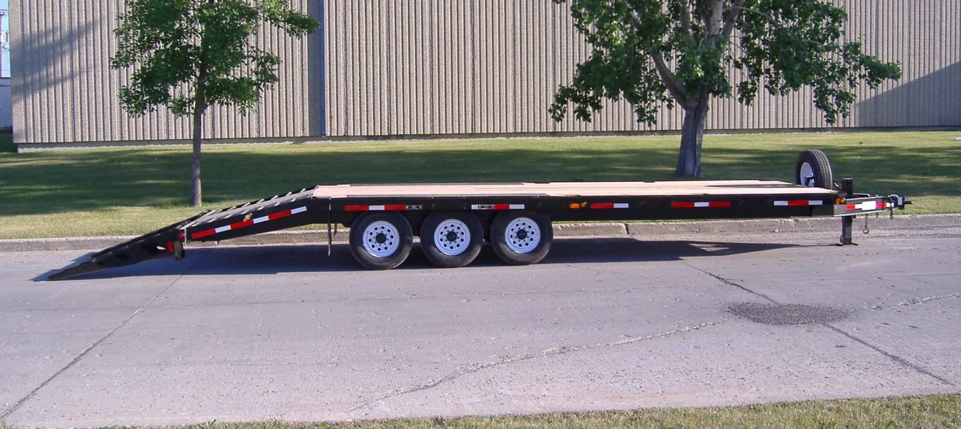 Deck Over Trailers | Saturn Industries | Winnipeg, Manitoba