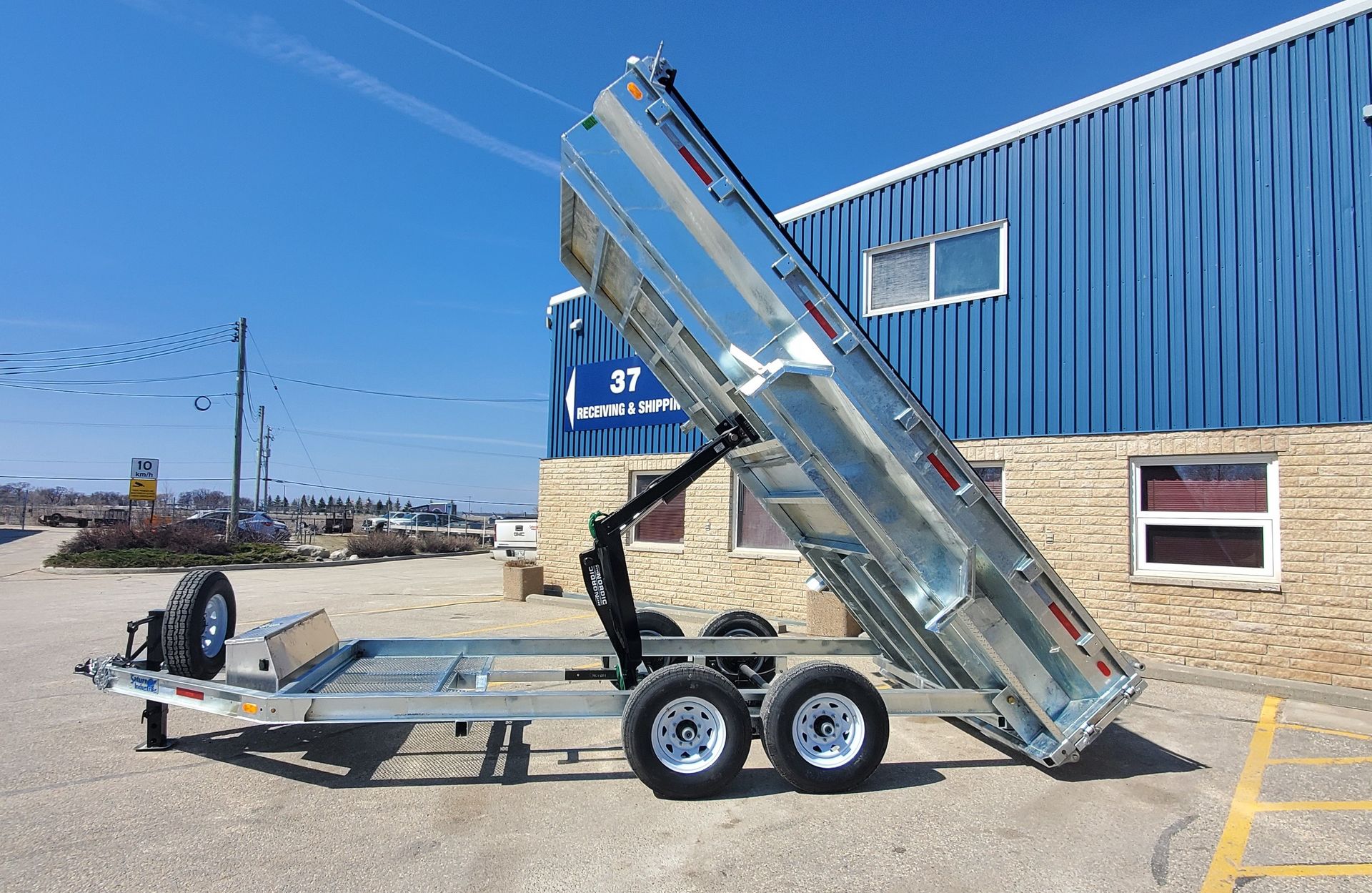 Dump Trailers | Saturn Industries | Winnipeg, Manitoba