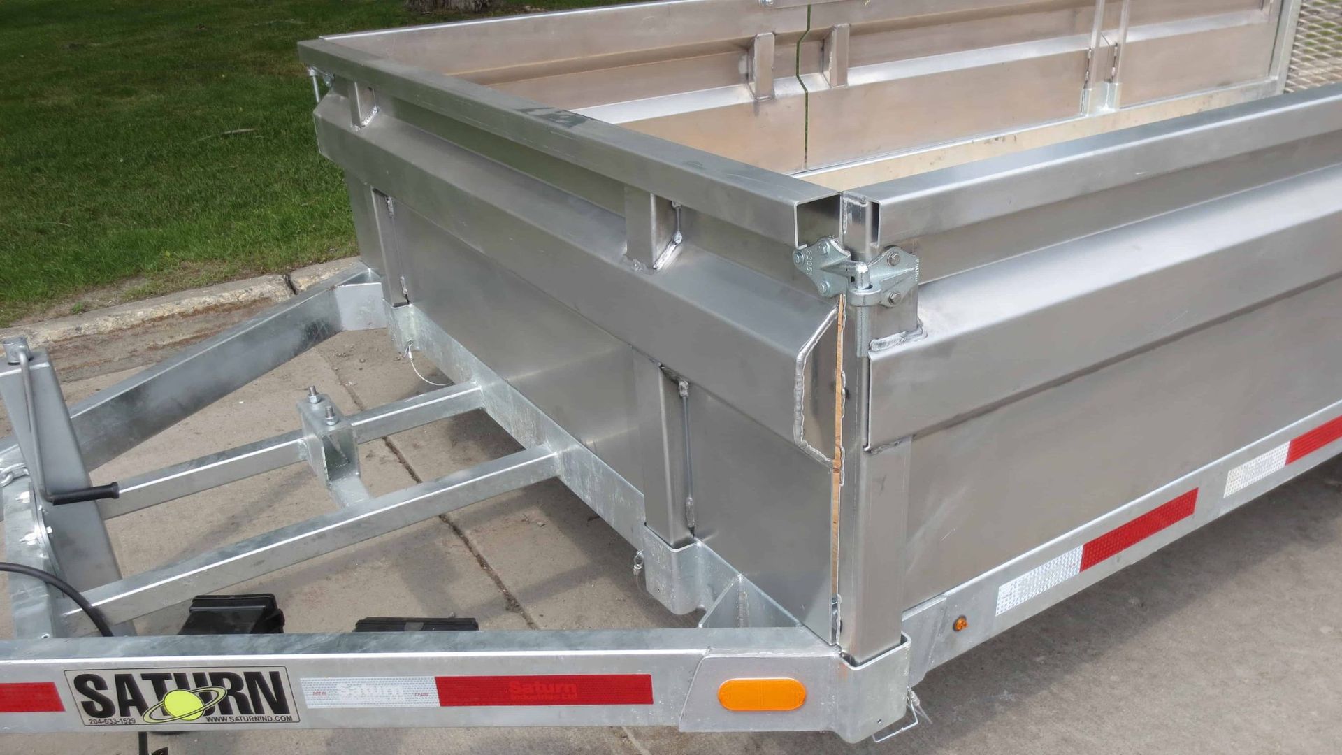 Utility Trailers | Saturn Industries | Winnipeg, Manitoba