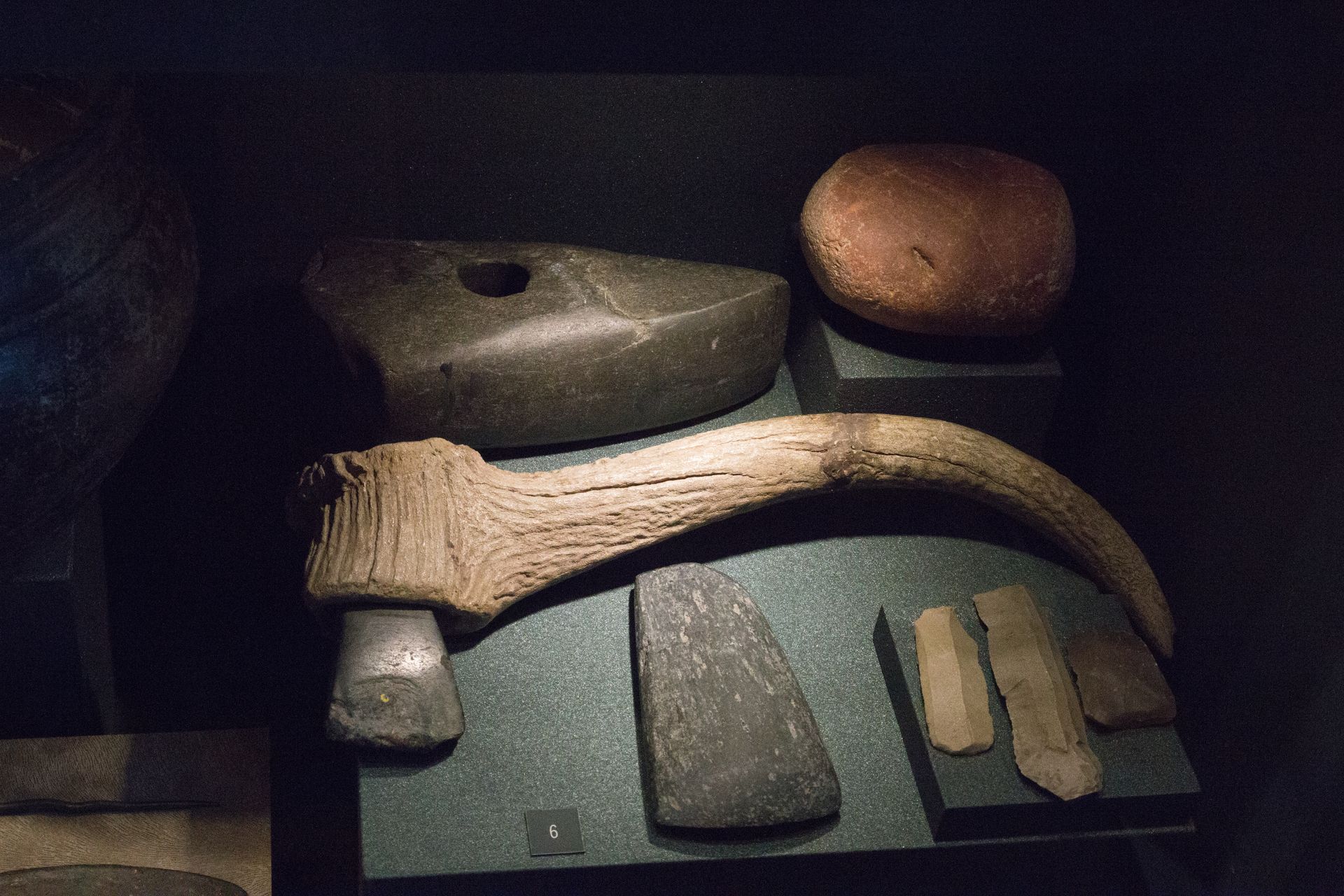Stone Age tools to make at home