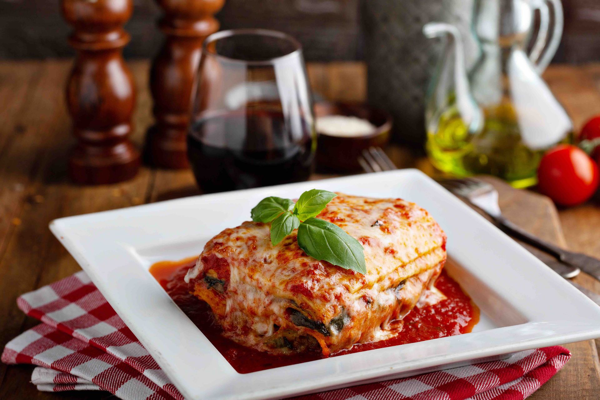 Experience Exquisite Fine Dining | MAMA LUCIA's RESTAURANT