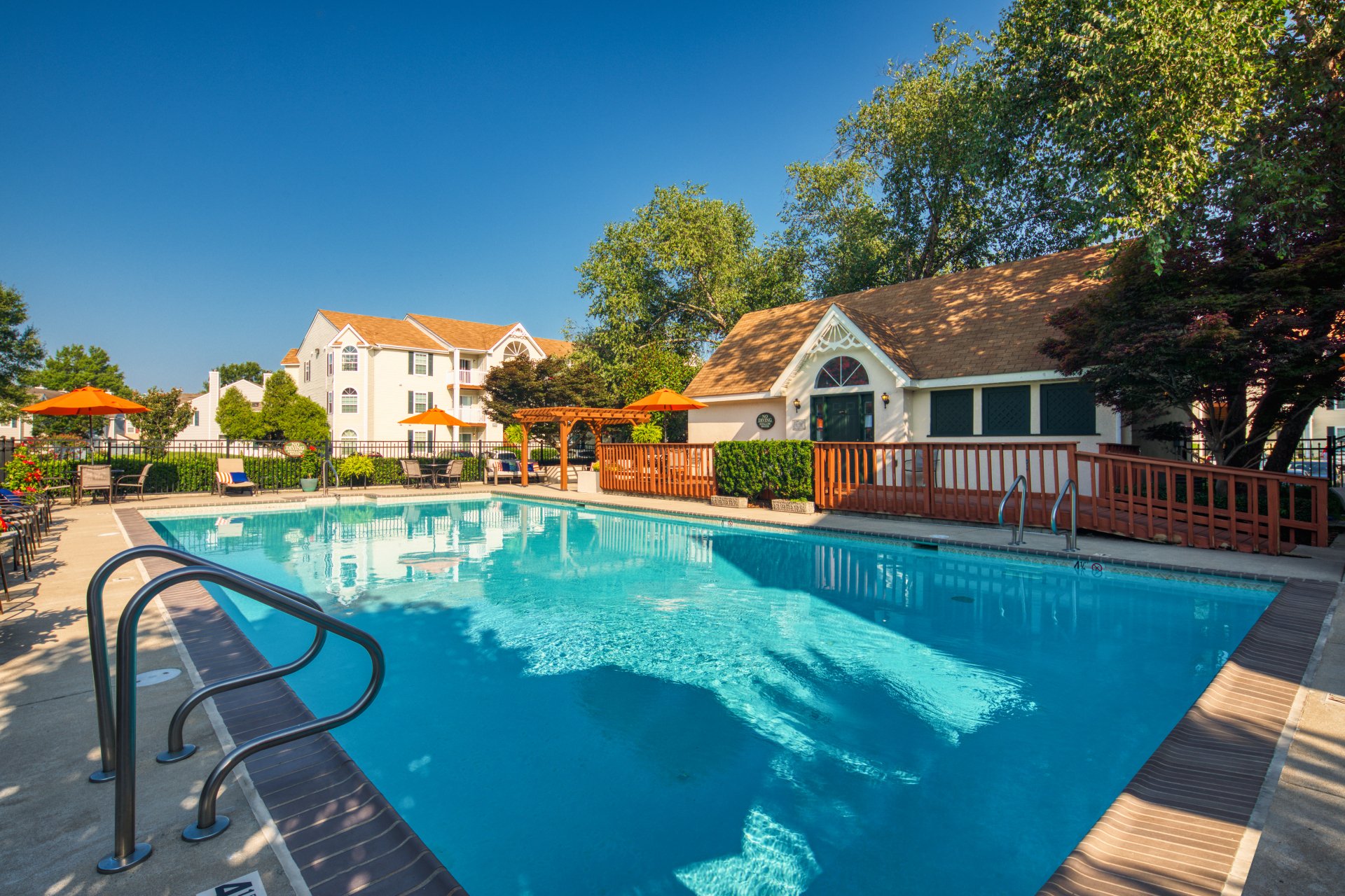 COMMUNITY | NORTH BEACH APARTMENTS