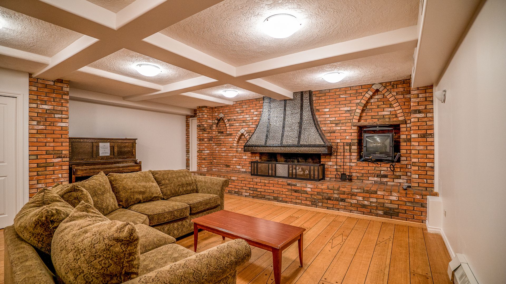 Fraser Tolmie Apartments - Gallery