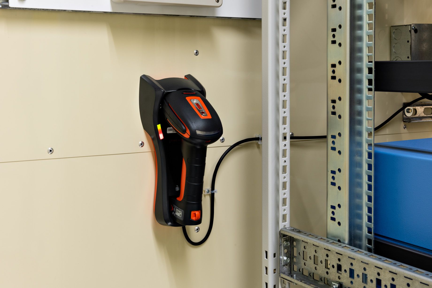 SEAL™ Controller for CEMS | CEMTEK KVB-Enertec