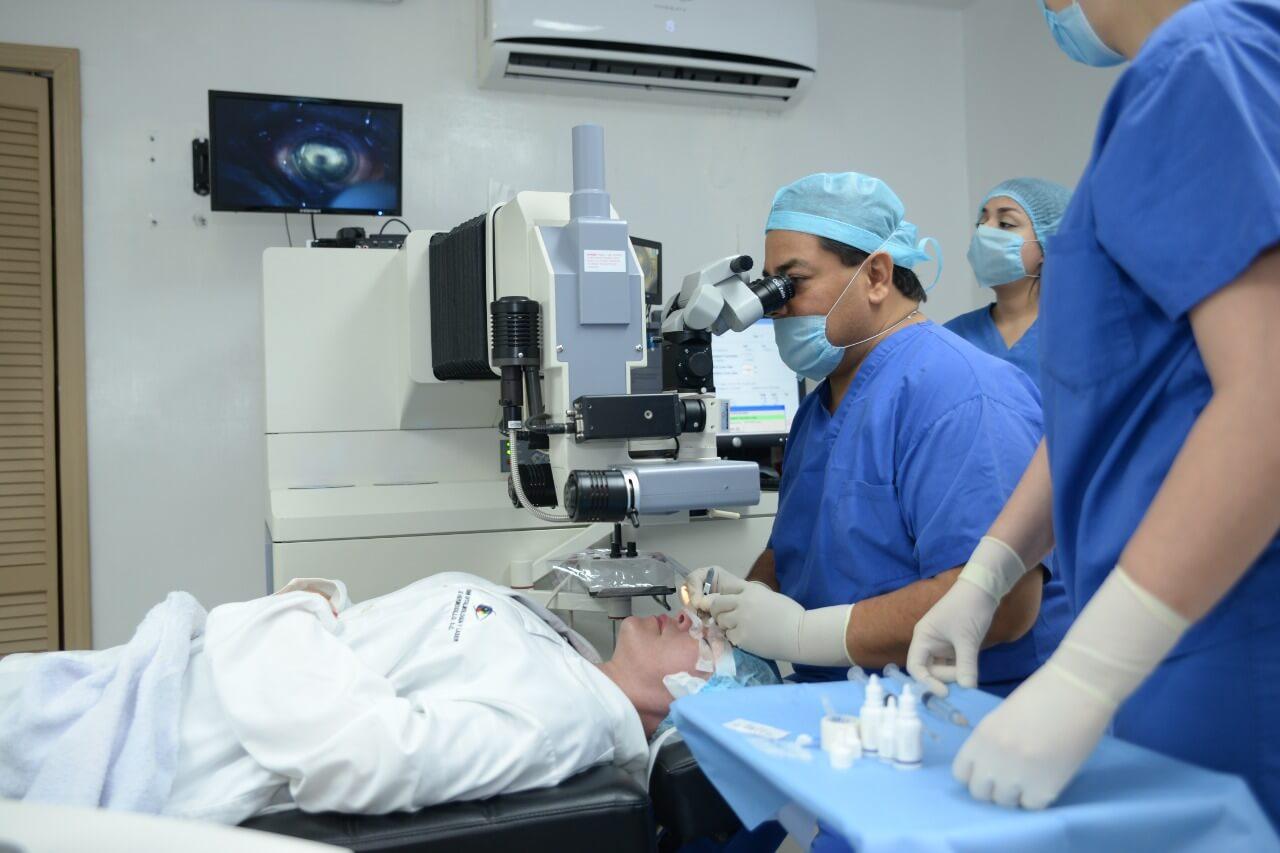 Cirujano oftalmólogo en Hermosillo, Sonora OPTILASER