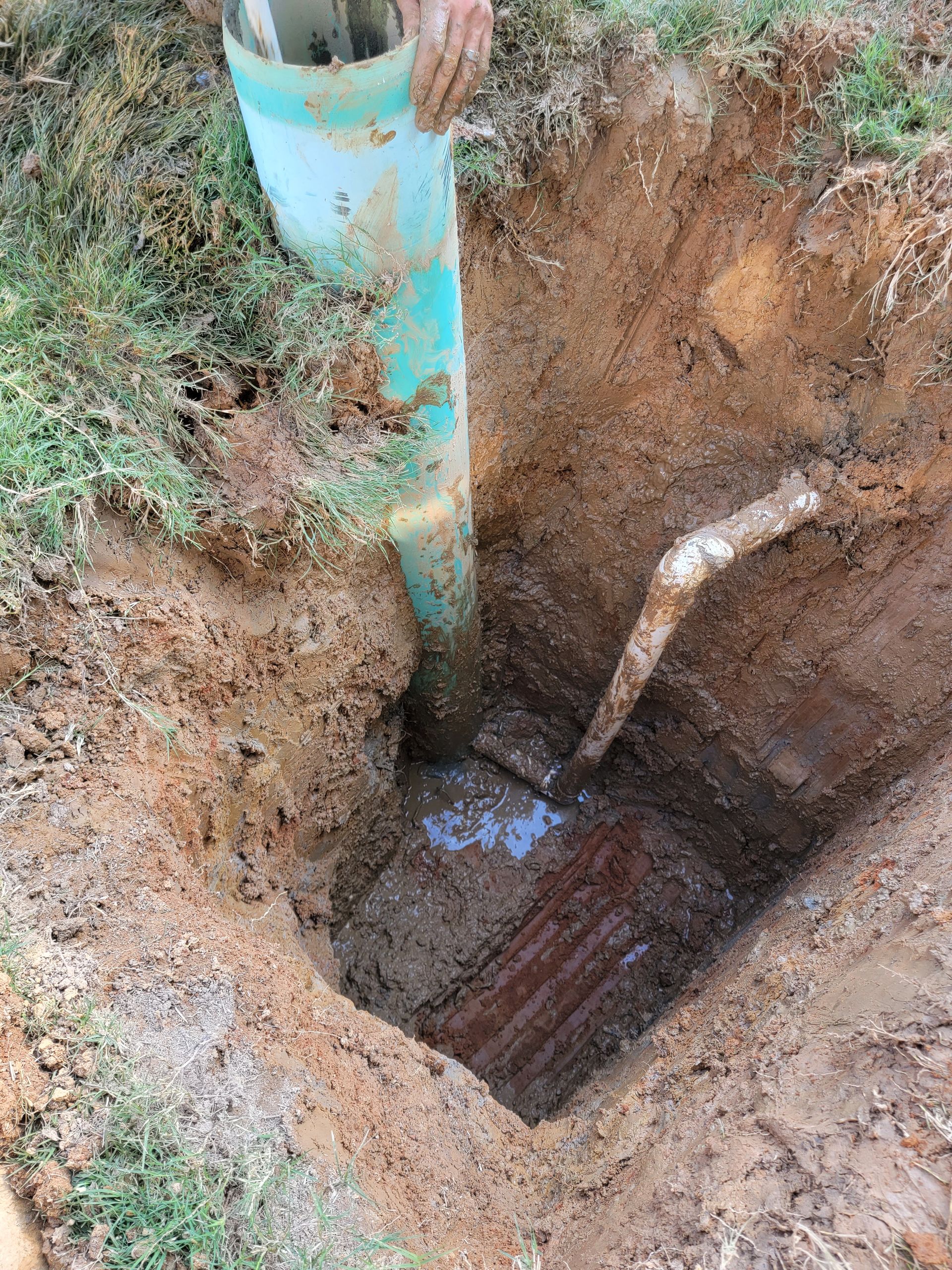 Spotting the Signs: How to Identify a Failing Septic Field Line