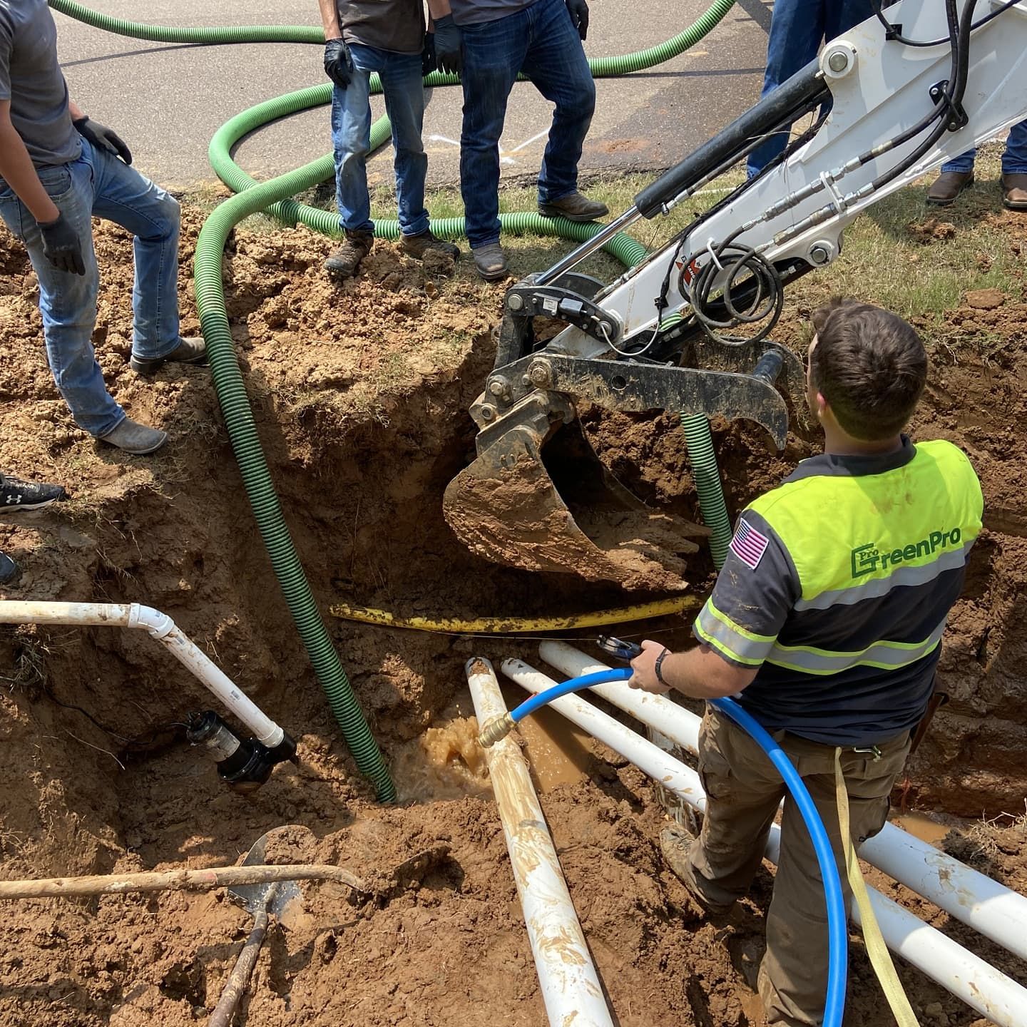 Spotting the Signs: How to Identify a Failing Septic Field Line