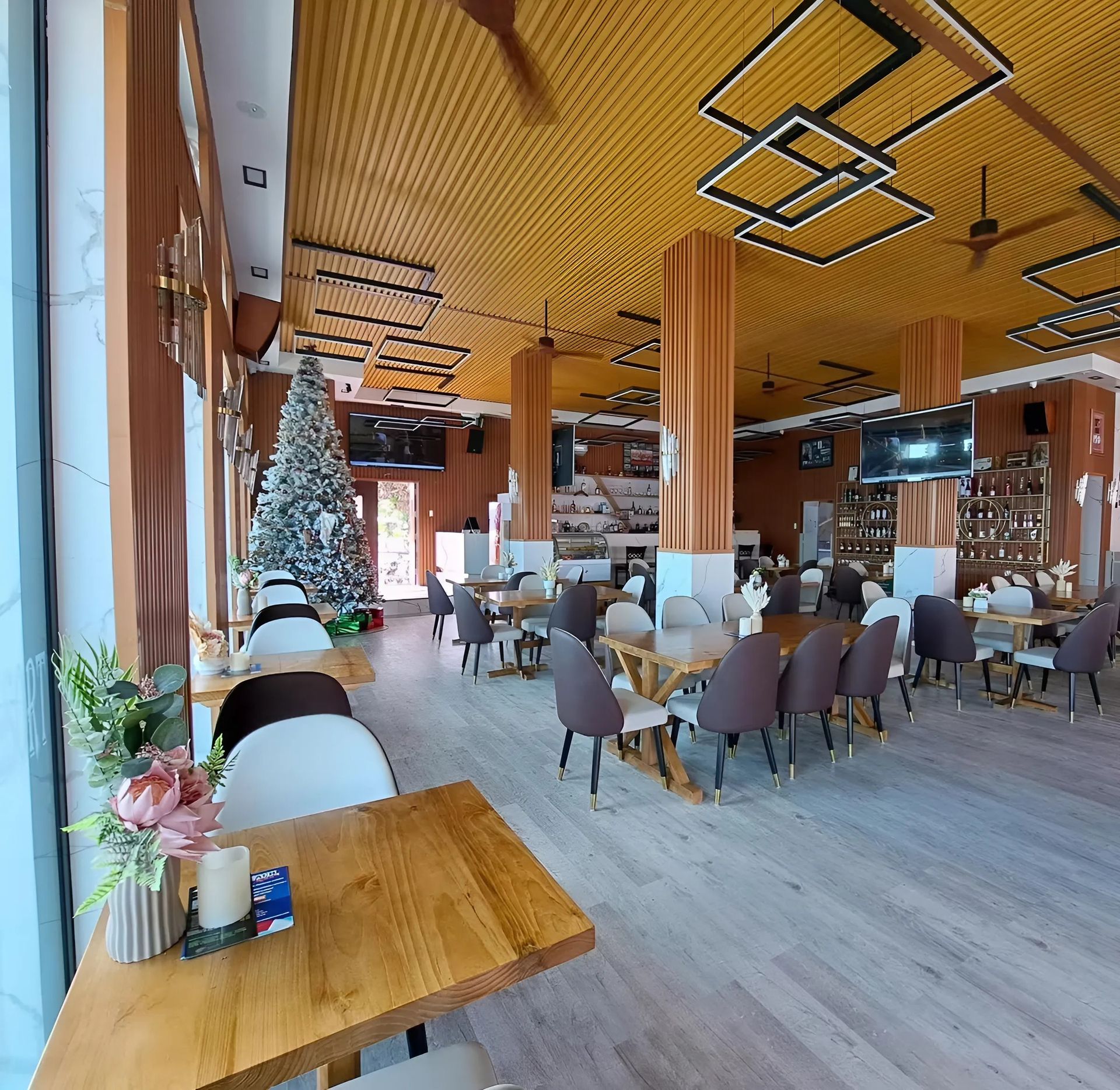 Dingalan Motel Features & FAQ | Cave Beach Resort