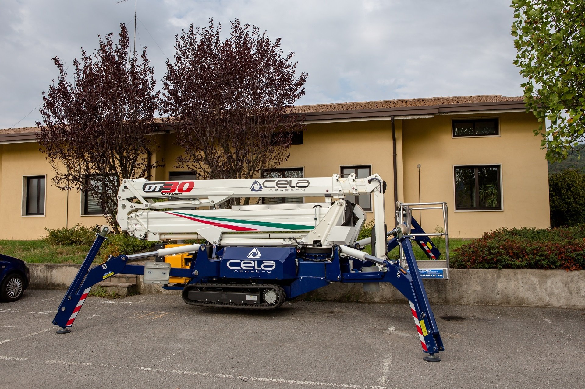 CELA UK Platform Services - Scissor lift & Cherry picker repairs