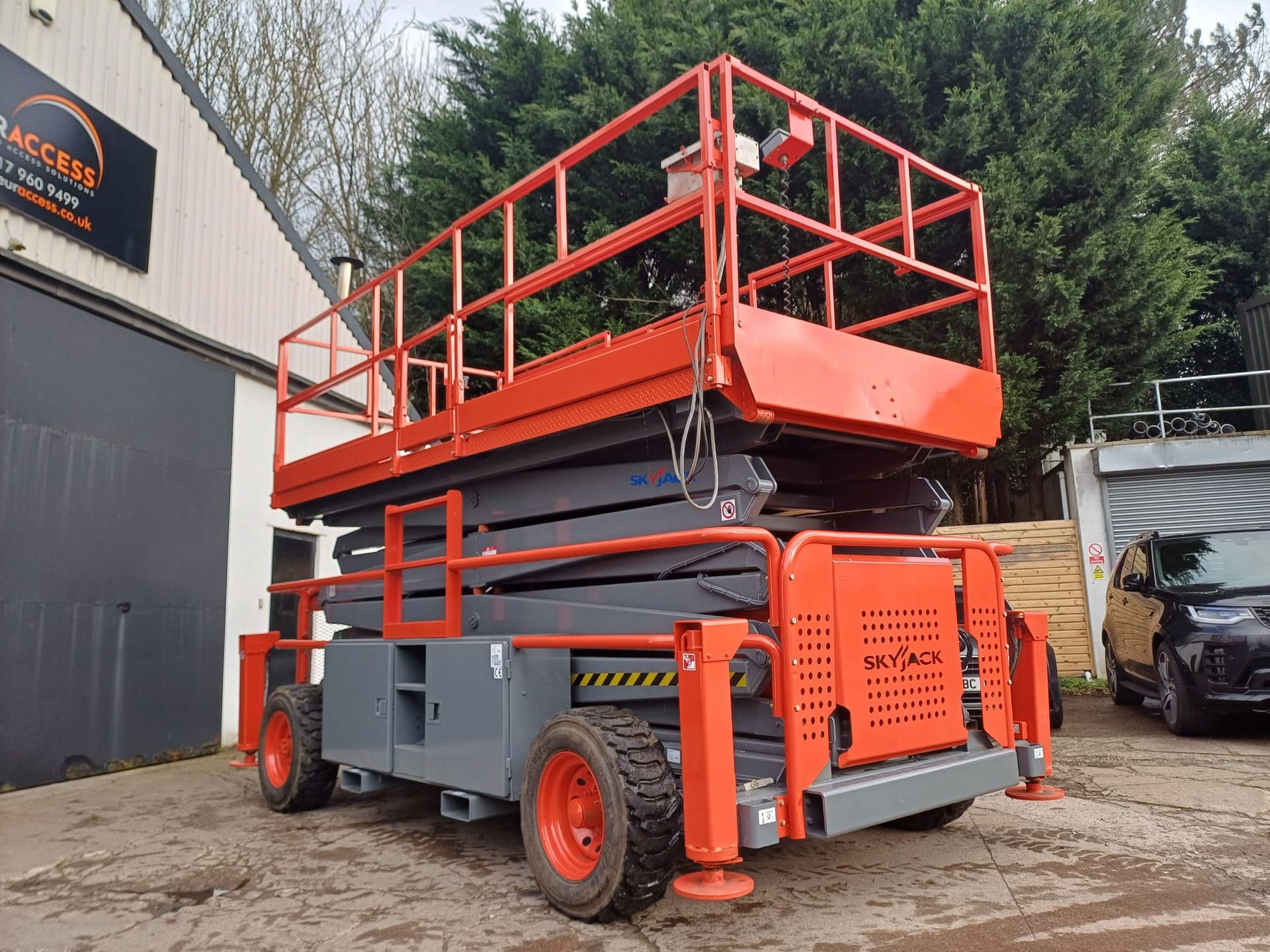 Gallery | Used Powered Access and Scissor Lift Machines at Euracess