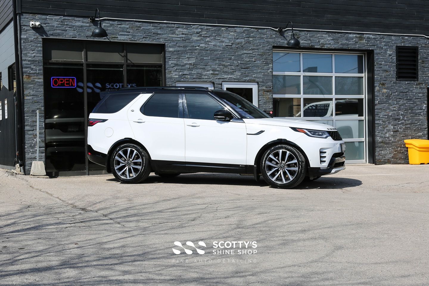 Land Rover Discovery Interior Cleaning Exterior Wash Polishing