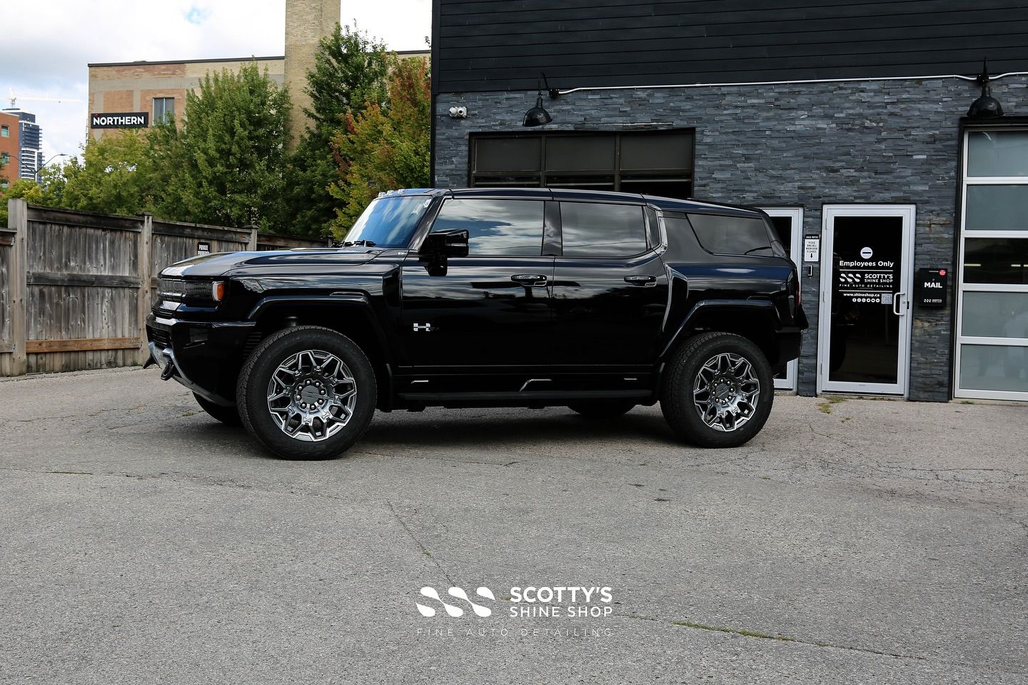 2024 GMC HUMMER EV SUV | Llumar Formula 1 Window Tint | London
