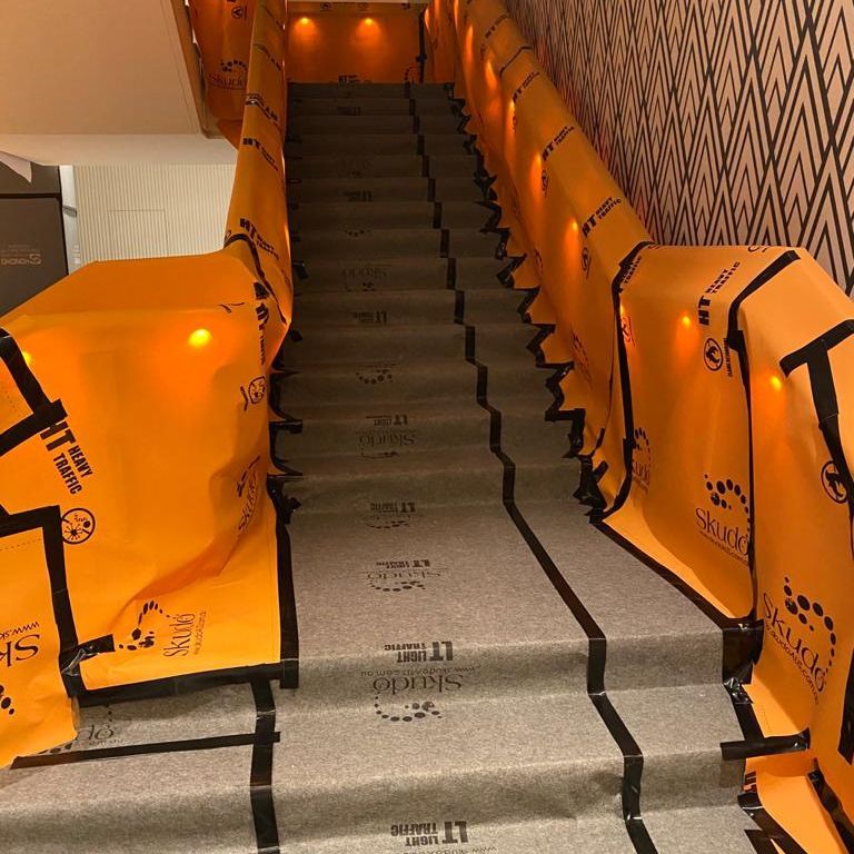 Using dust-free temporary surface boards for wood dust protection