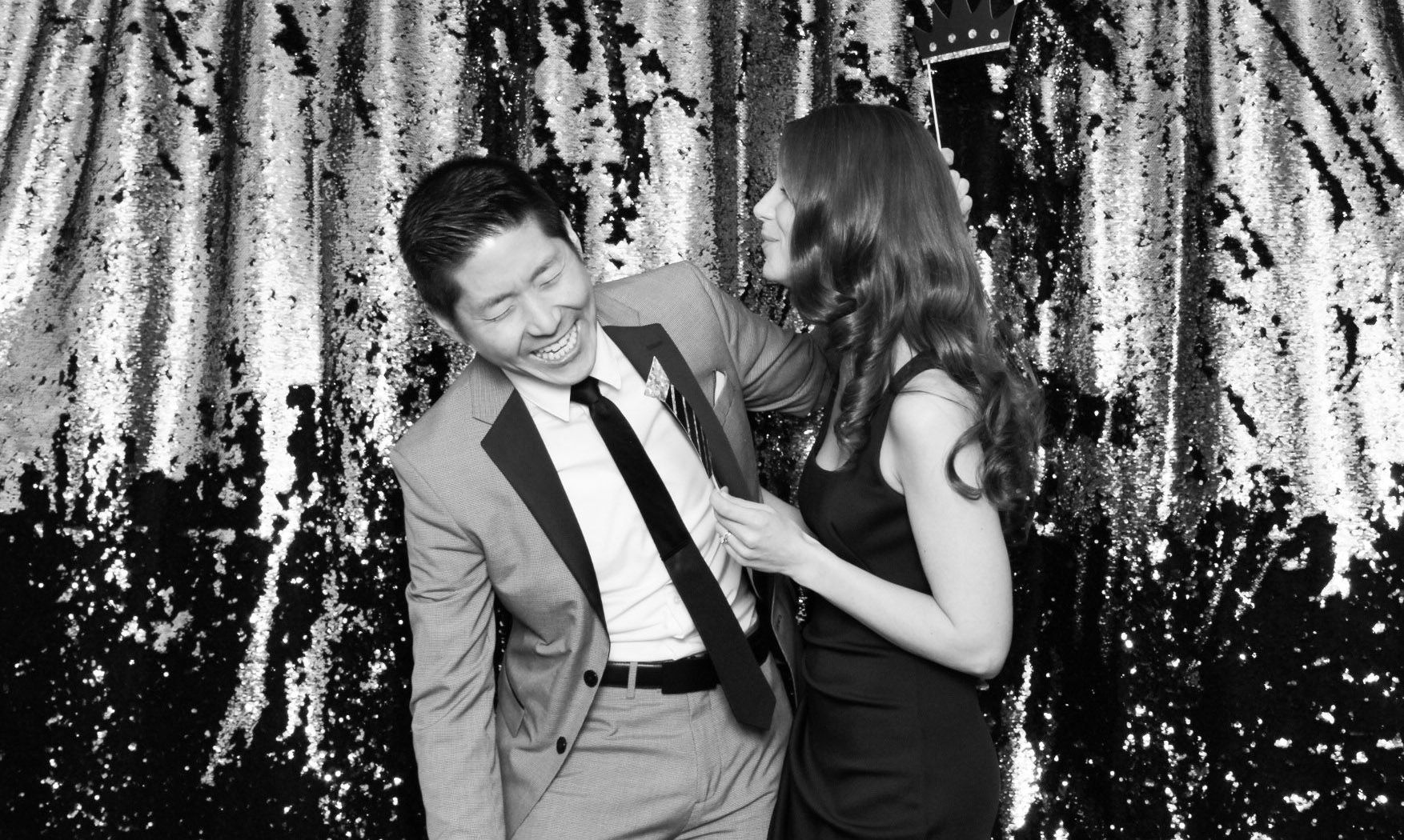 The Timeless Elegance of Black and White Wedding Photo Booths