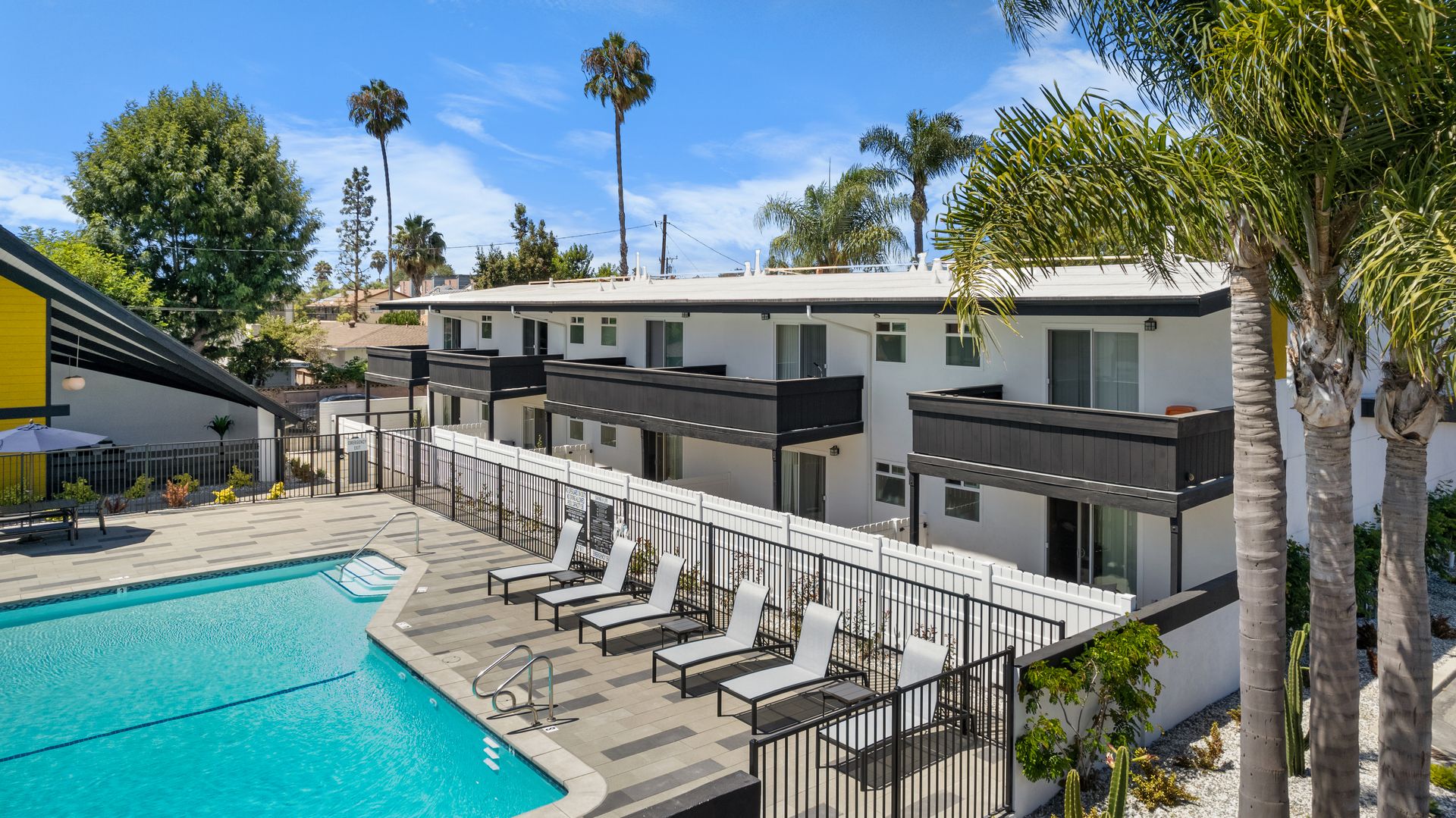 Gallery | Westside Apartments | Costa Mesa, CA
