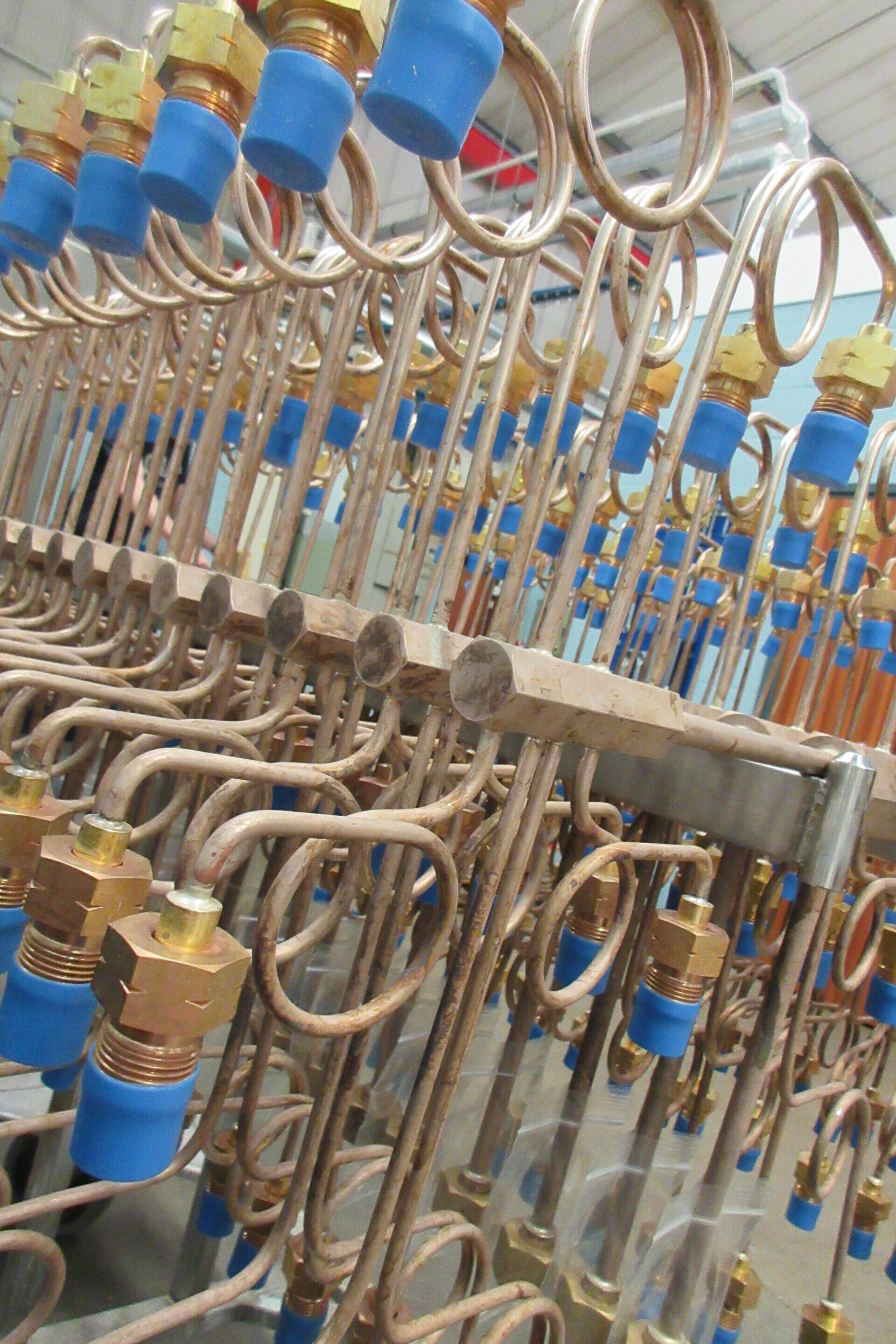 Manifolds and Cylinder Dip Tubes | Verigas