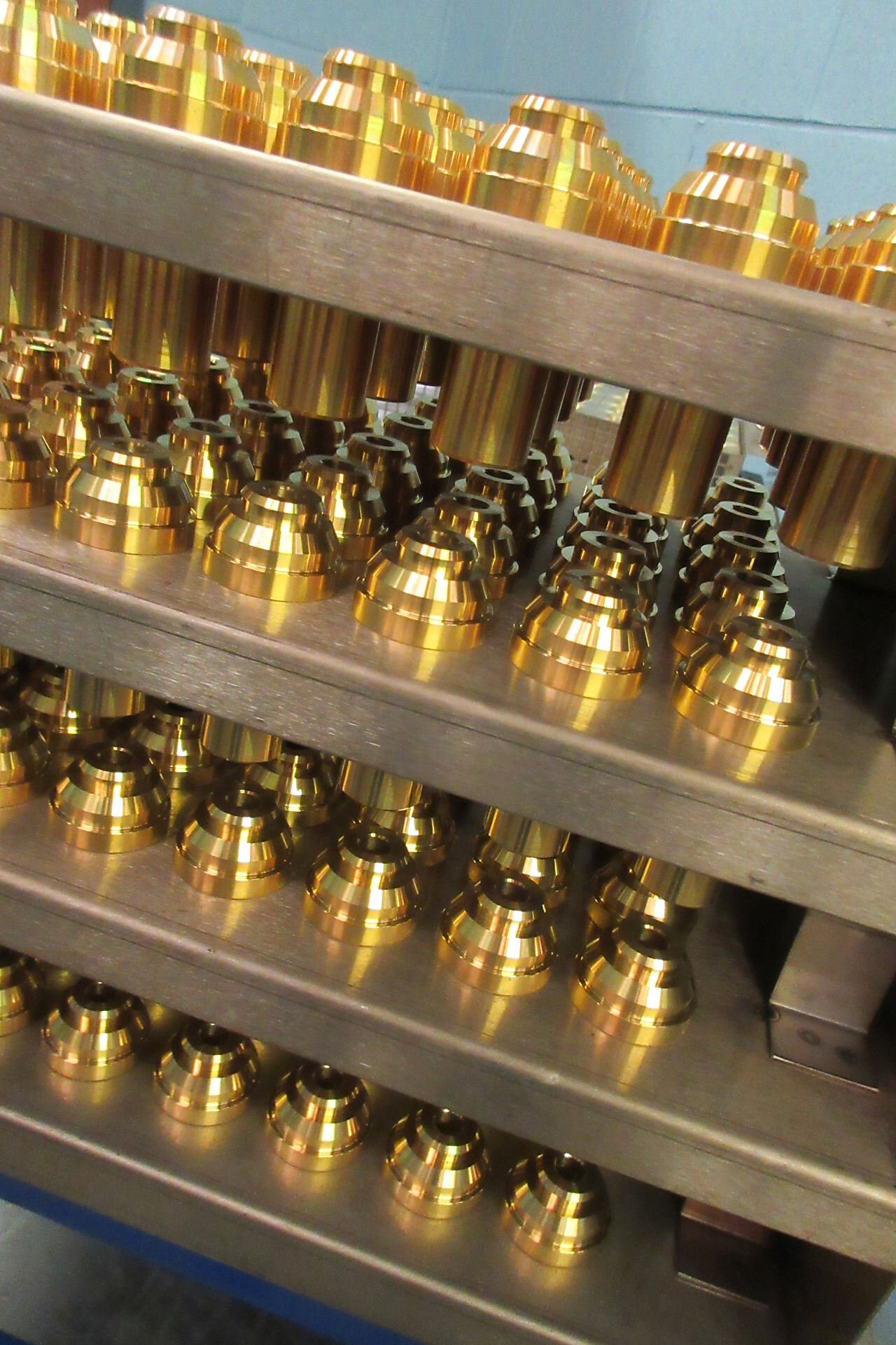 Manifolds and Cylinder Dip Tubes | Verigas