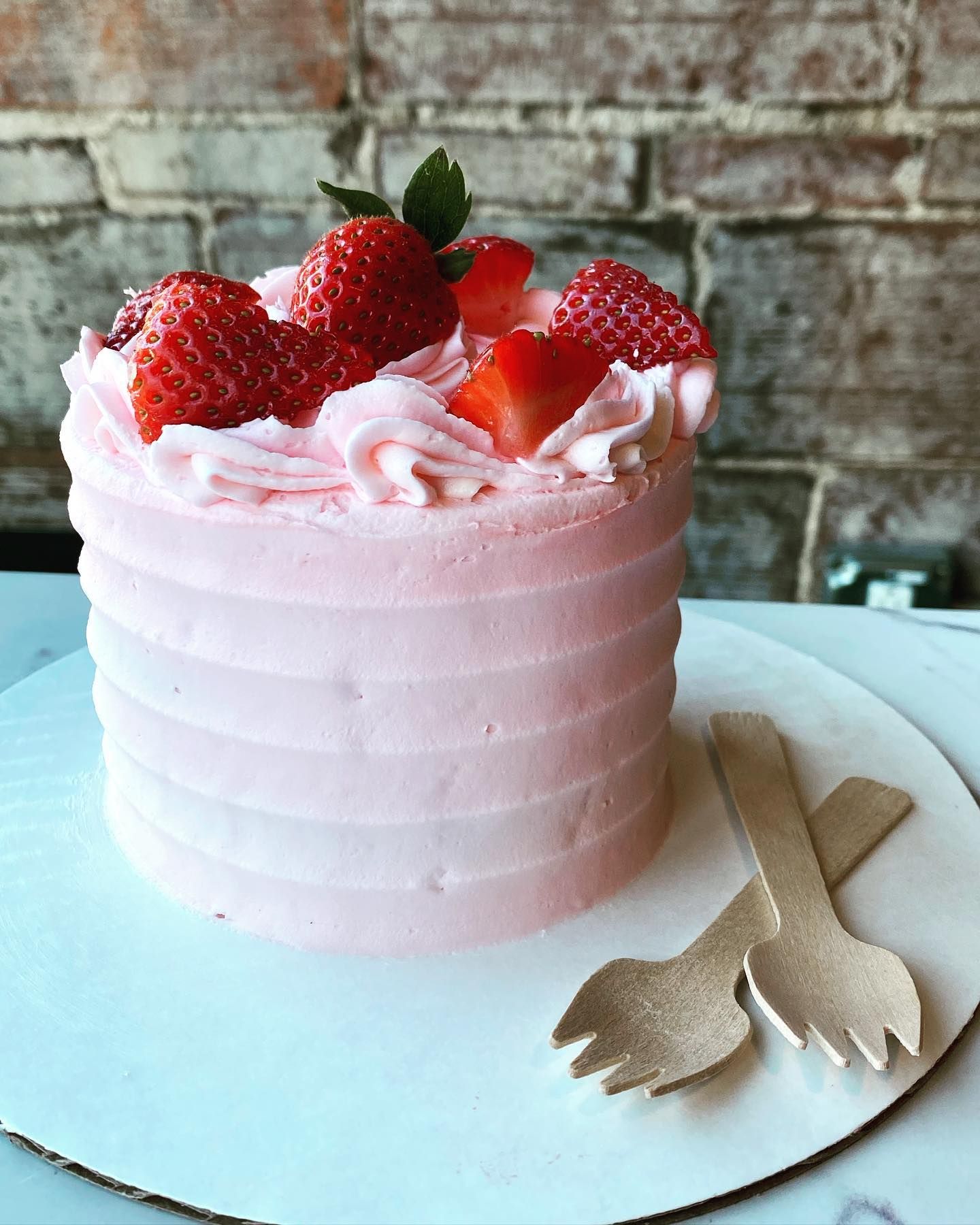 Home of Cha Cha's Hiland Bakery