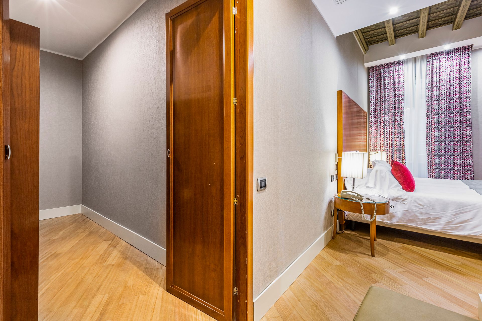 Hotel suites in central Rome | Rome | ReMarhotels Srl